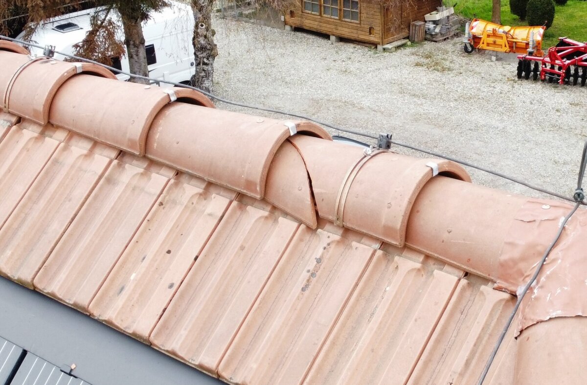 Mit regelmässigem Dachservice Lebensdauer Ihres Daches verlängern.